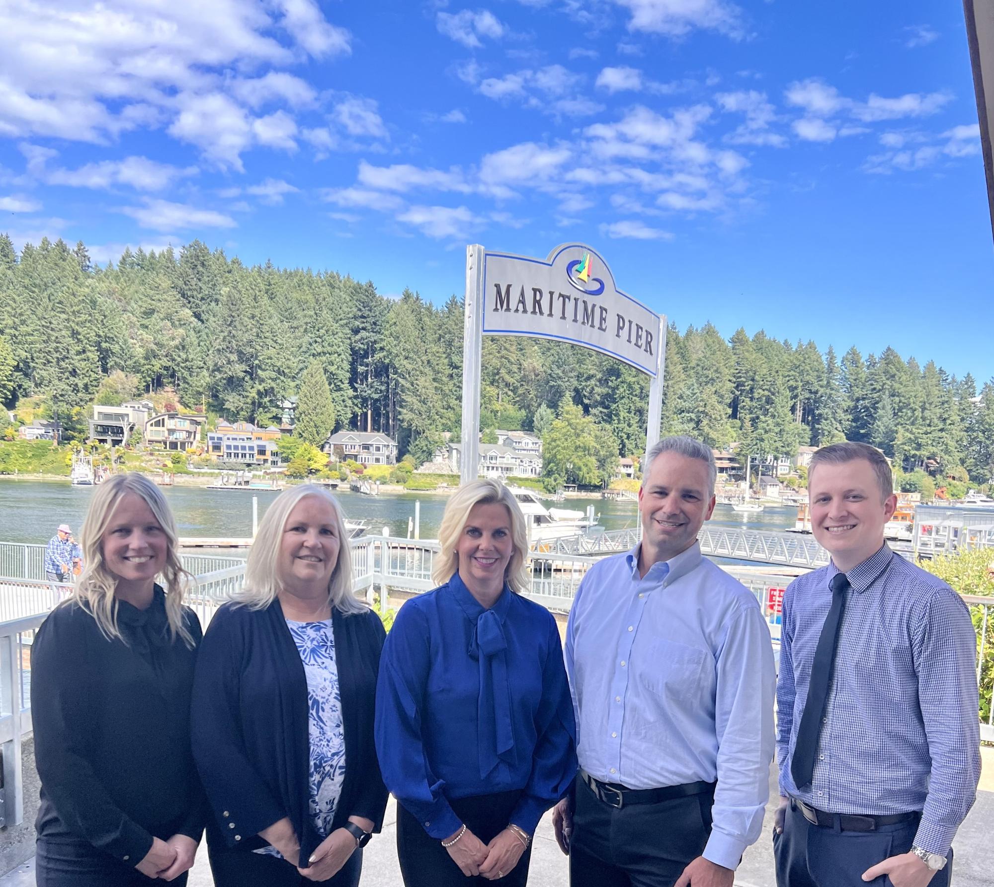 Careers | Commencement Bank